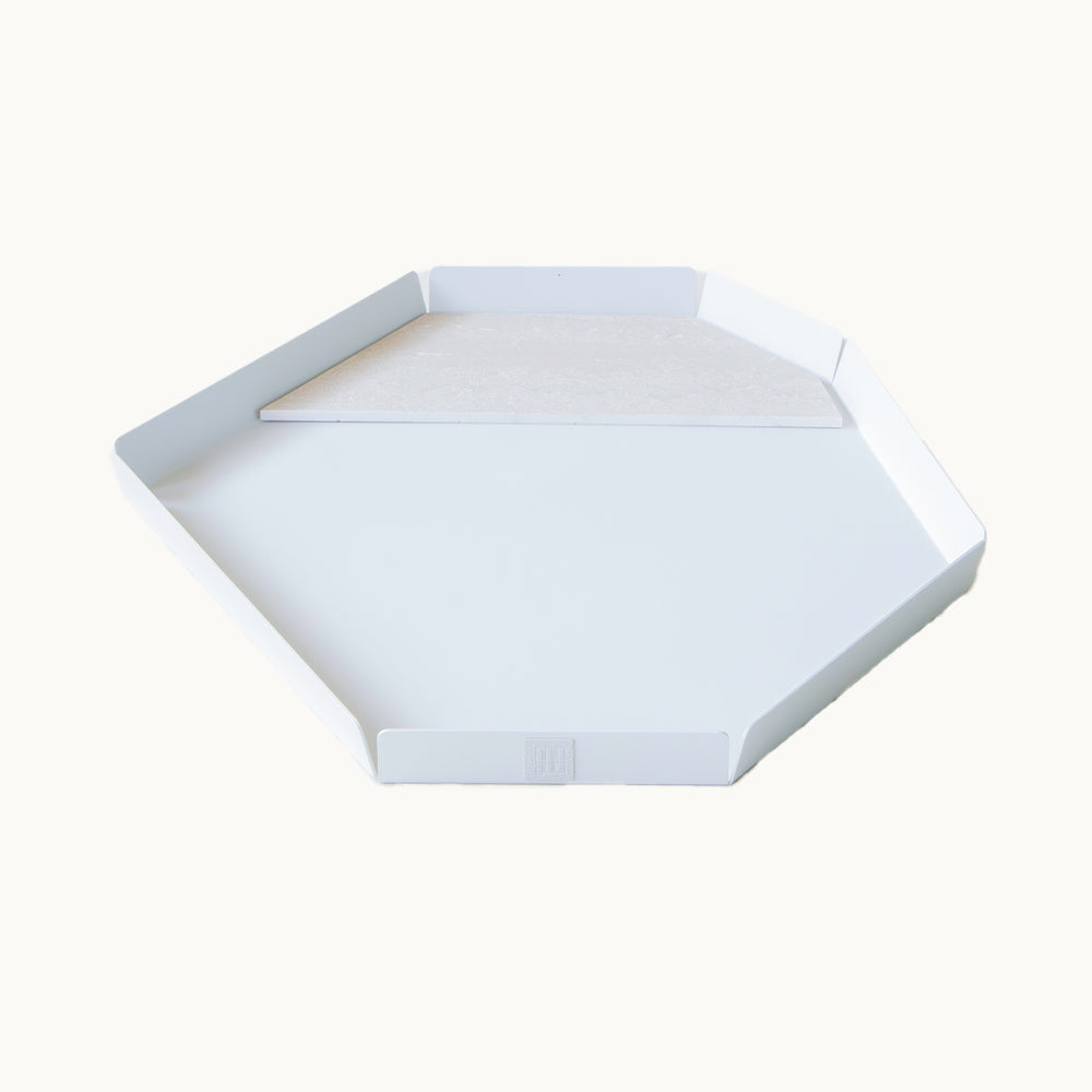 Polygon Off-White Metal Tray – Kadi Boutique